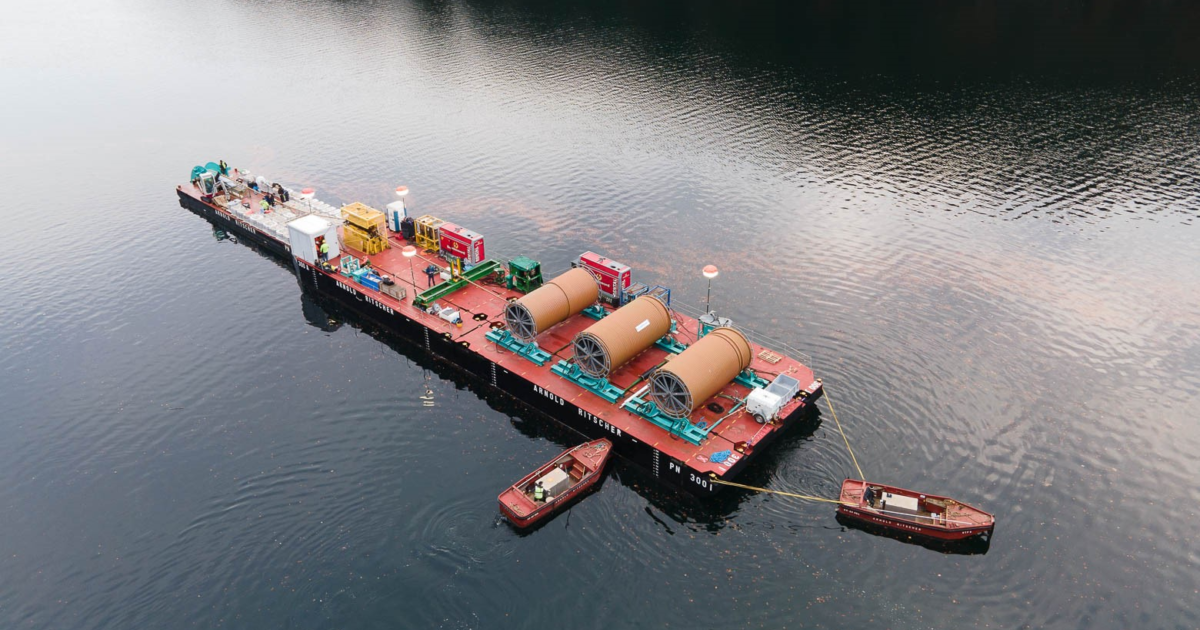 SMART UNDER-ROLLER APPROACH TO PIPELINE REPLACEMENT - Motive Offshore