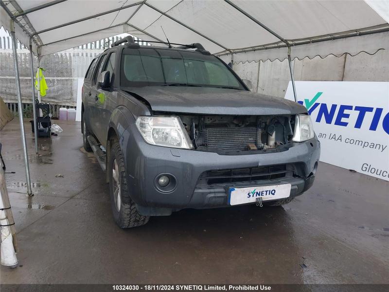 2015 NISSAN NAVARA DCI TEKNA 4X4 SHR DCB 2488cc TURBO DIESEL AUTOMATIC ...