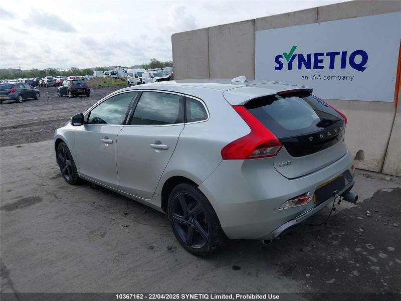 2016 VOLVO V40 D2 R-DESIGN LUX 1969cc TURBO DIESEL MANUAL 6 Speed 5 ...