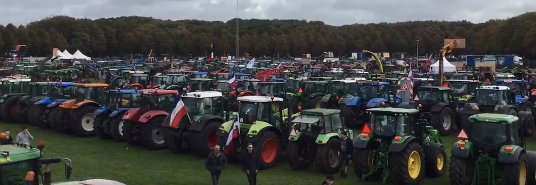 Around 400 tractors descend on Dutch capital to protest ‘negative image ...
