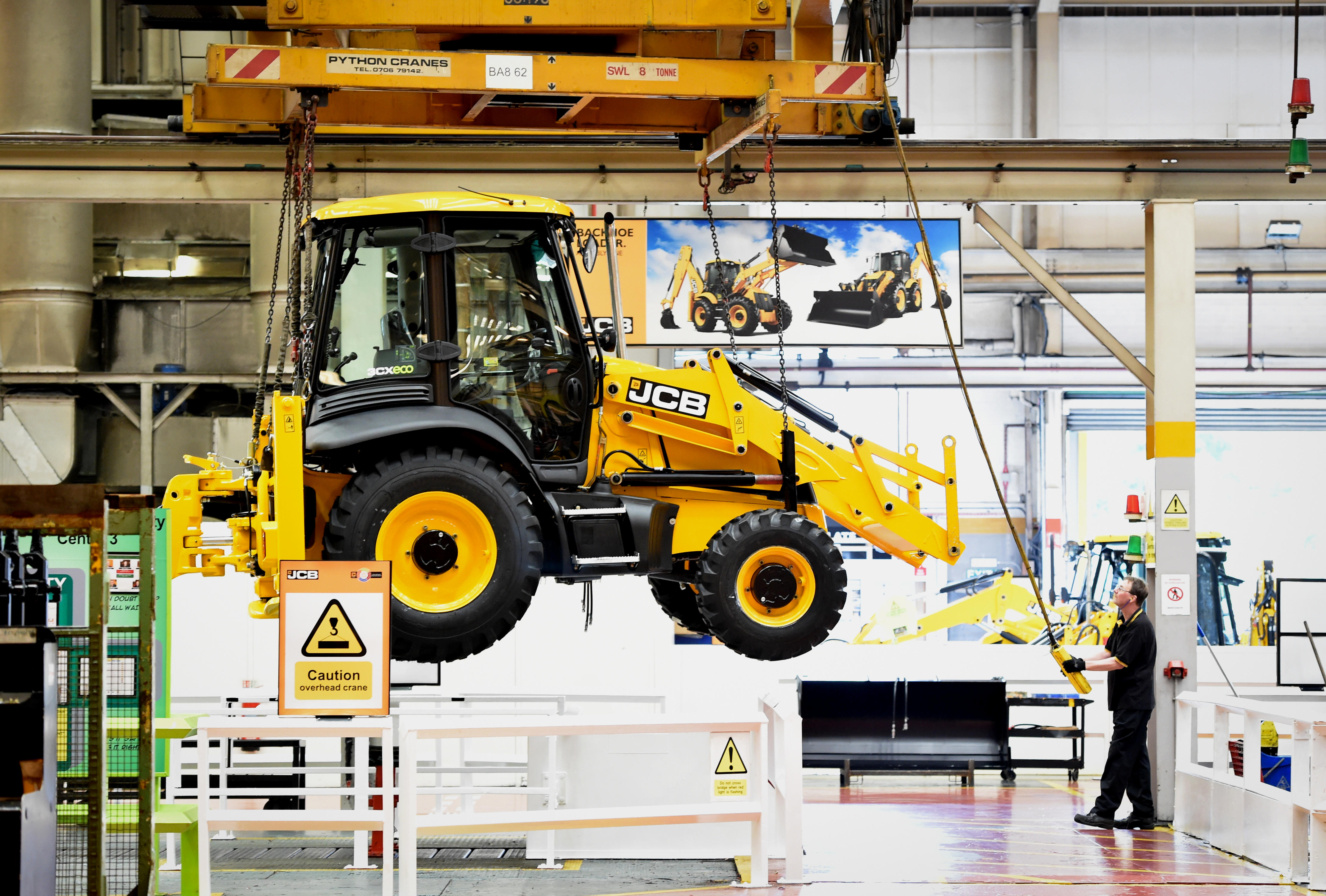 JCB ends ‘short-time working’ as component shipping improves - Agriland ...