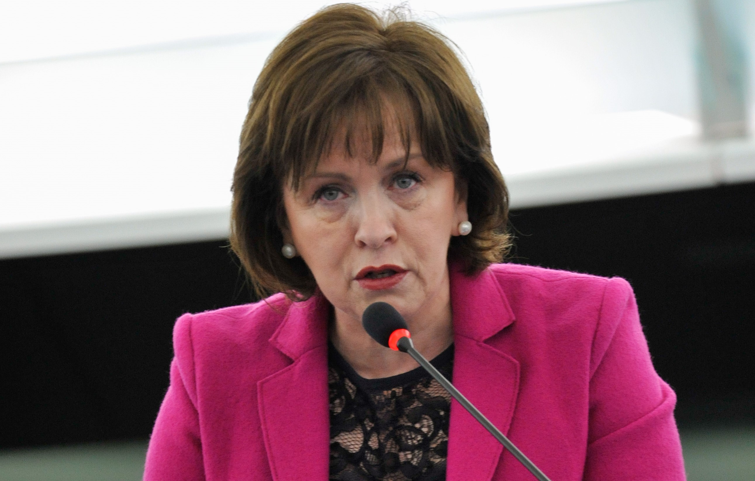 Minister Dodds calls for ‘urgent action’ as retailers pull deliveries ...