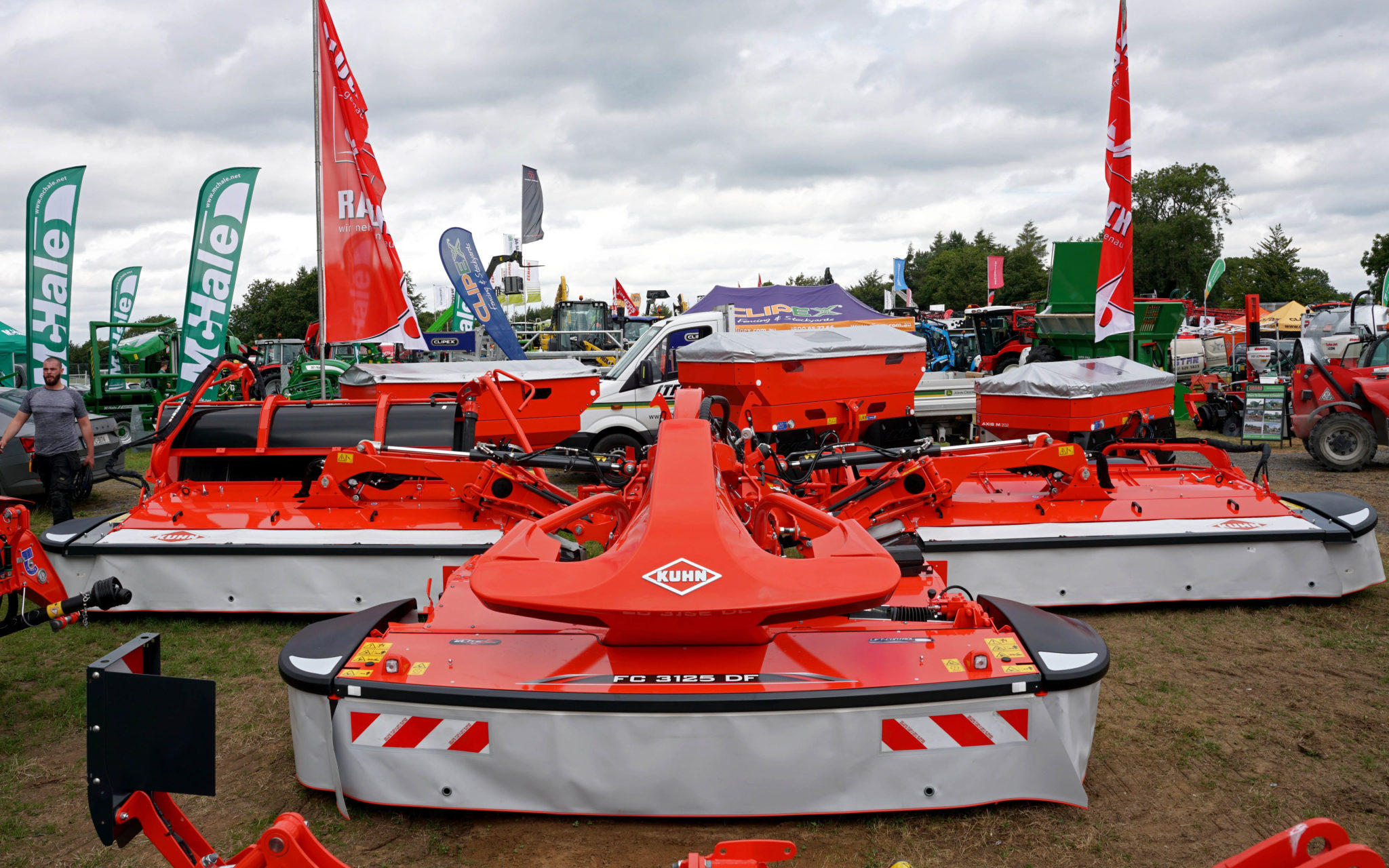 Latest Kuhn mowers spotted at FTMTA show - Agriland.co.uk