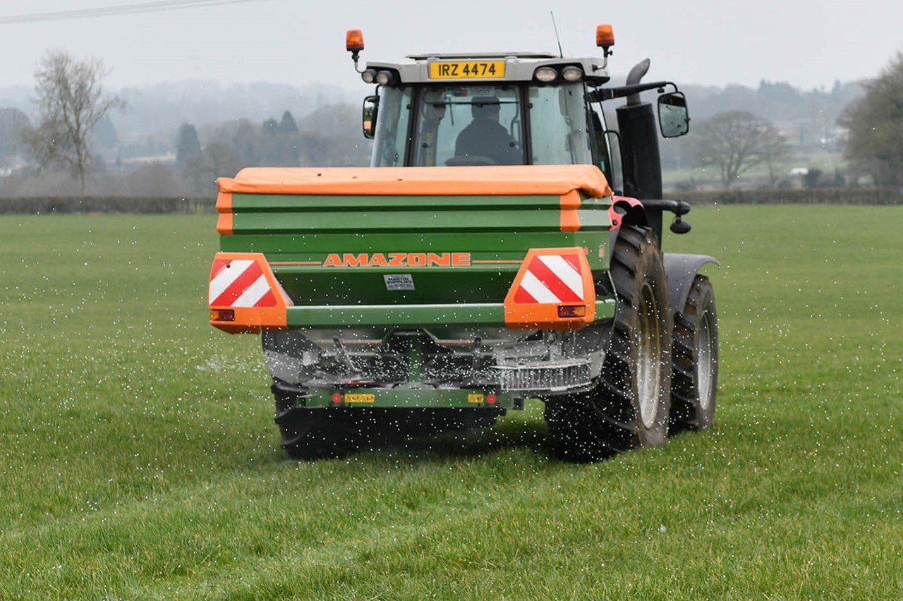 Farmers urged to use inhibitor when applying urea fertilisers this ...