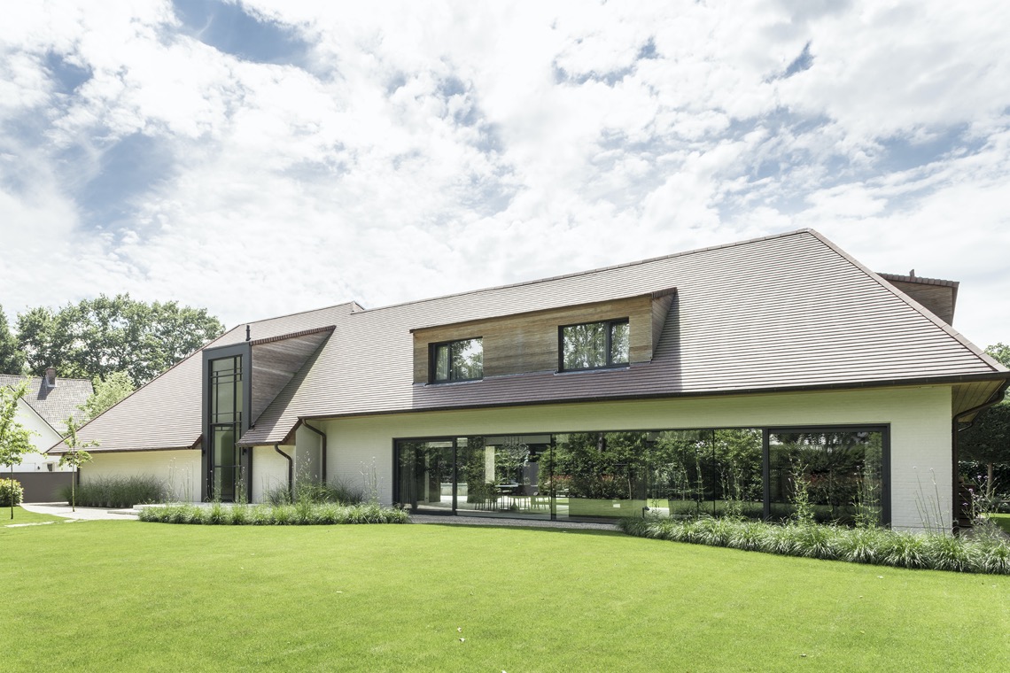 Speelse Mondriaan verdeling en kathedraal glas