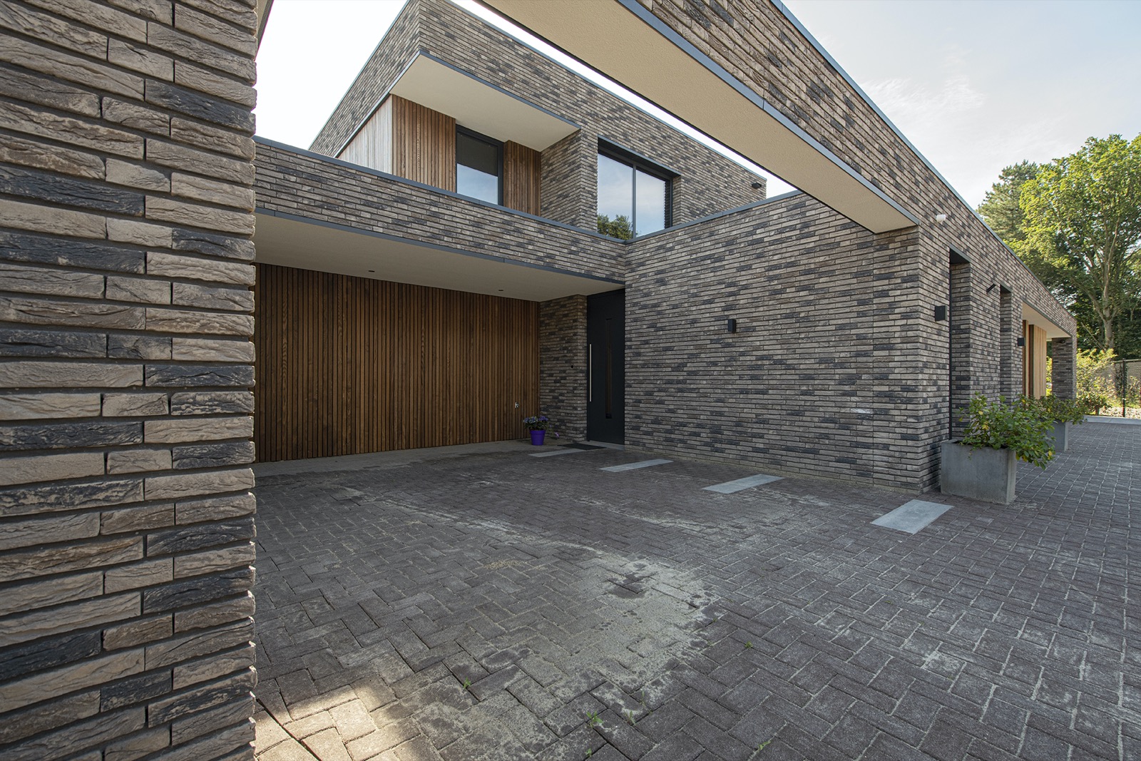 Thermo Ash Cladding - HOOG.design - Exclusive living inspiration