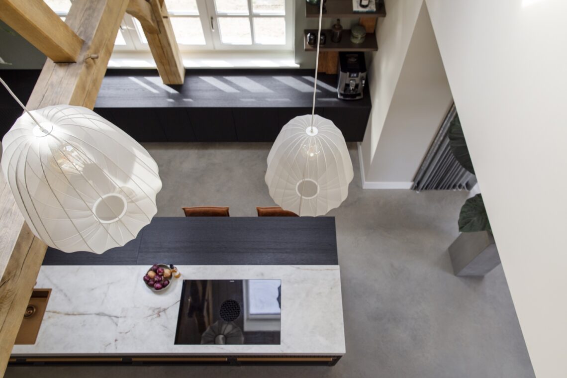 Newly built farmhouse-style house with flattened concrete floor - HOOG ...