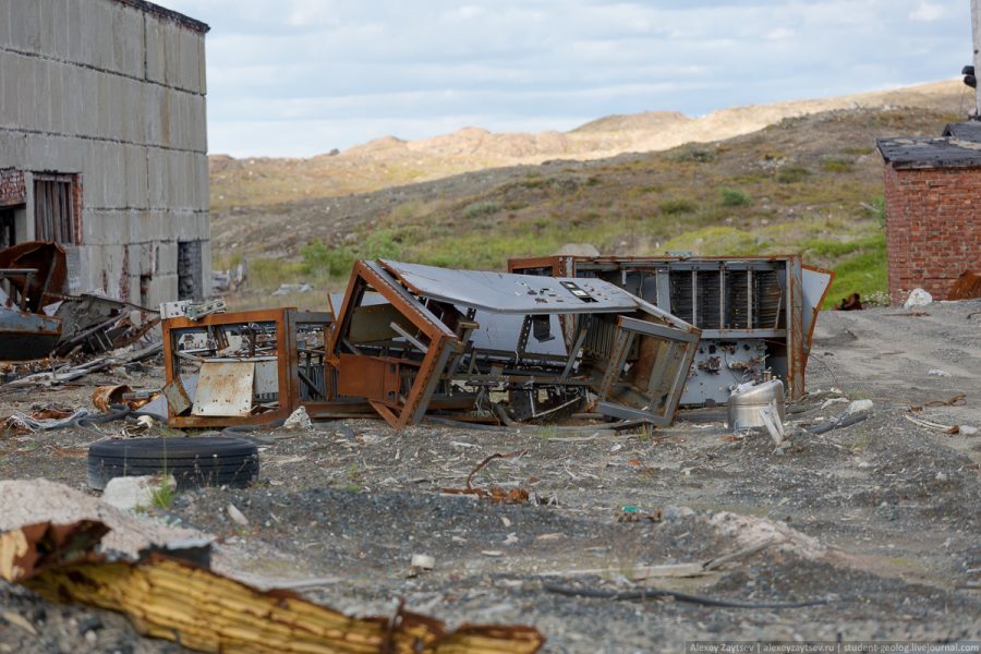 The Kola Superdeep Borehole: Humanity’s Journey to the Earth's Deepest ...