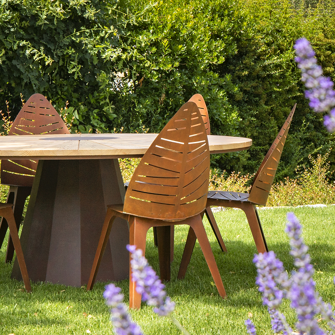 SPICA | Corten table by TrackDesign