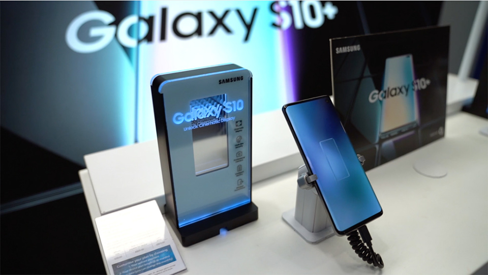 Samsung Galaxy S10 - Do what you can't by TC Communications Plc for O2 ...