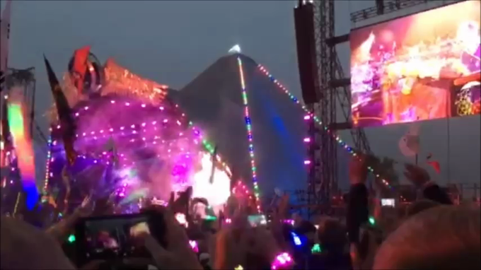 Xylobands - LED Wristbands by Tom for Coldplay - A Head Full of Dreams ...