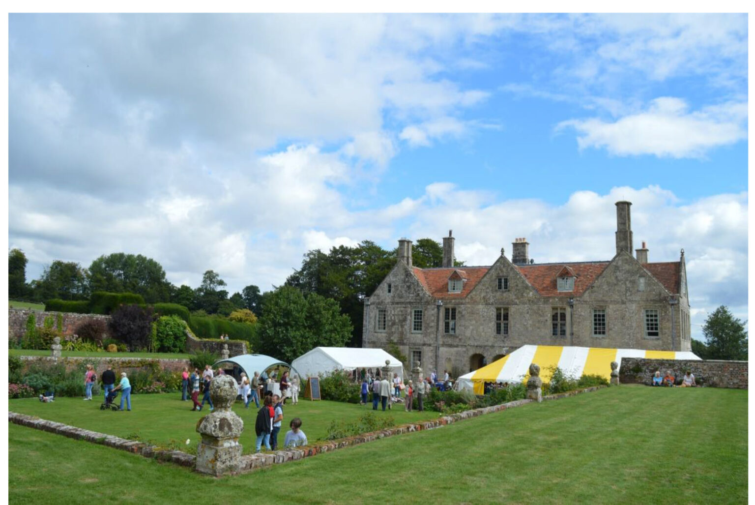 Hatch House Open Garden – Your Wiltshire Magazine