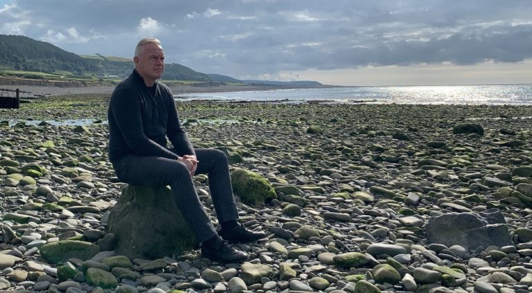 Huw Edwards to open up about battle with depression in S4C documentary