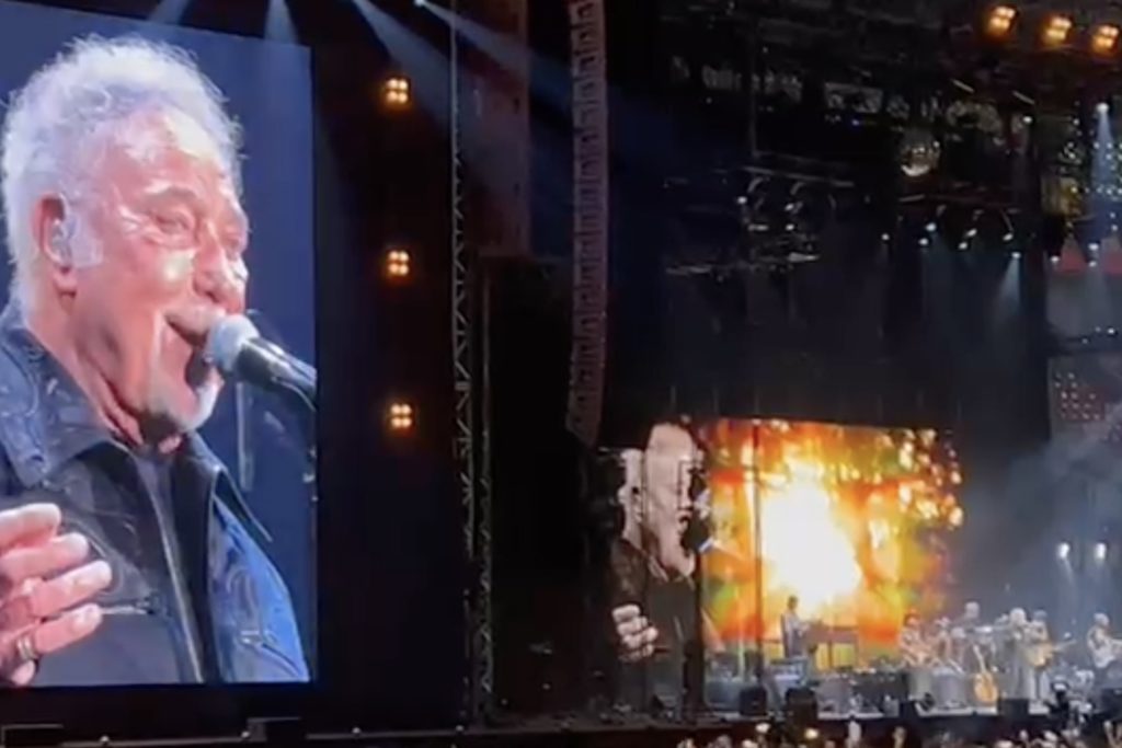 Watch: Tears in Sir Tom Jones' eyes during emotional performance