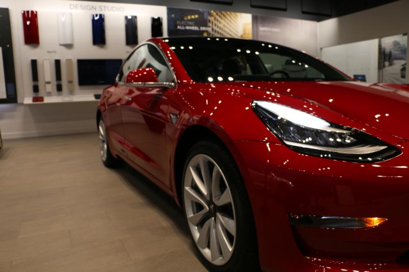 Tesla Model 3 Makes Its UK Debut