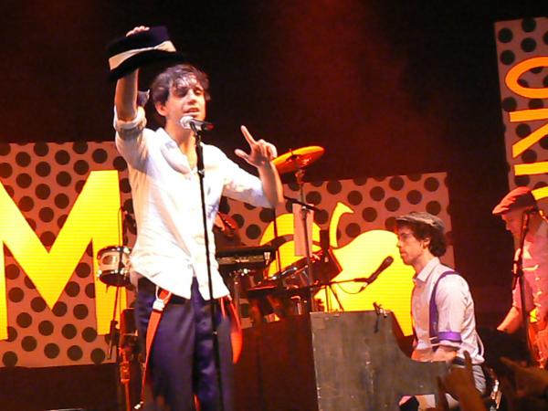 Mika - Putting On The Ritz