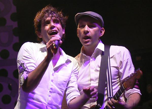 Mika - Putting On The Ritz