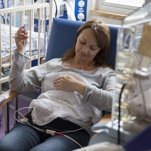 Feeding your baby when you go home from the neonatal unit | Bliss