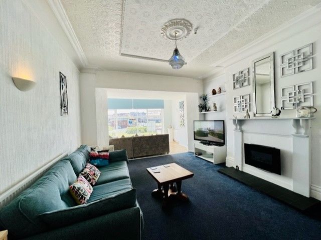 Braeside Hotel, 6 Willshaw Road, Blackpool, FY2