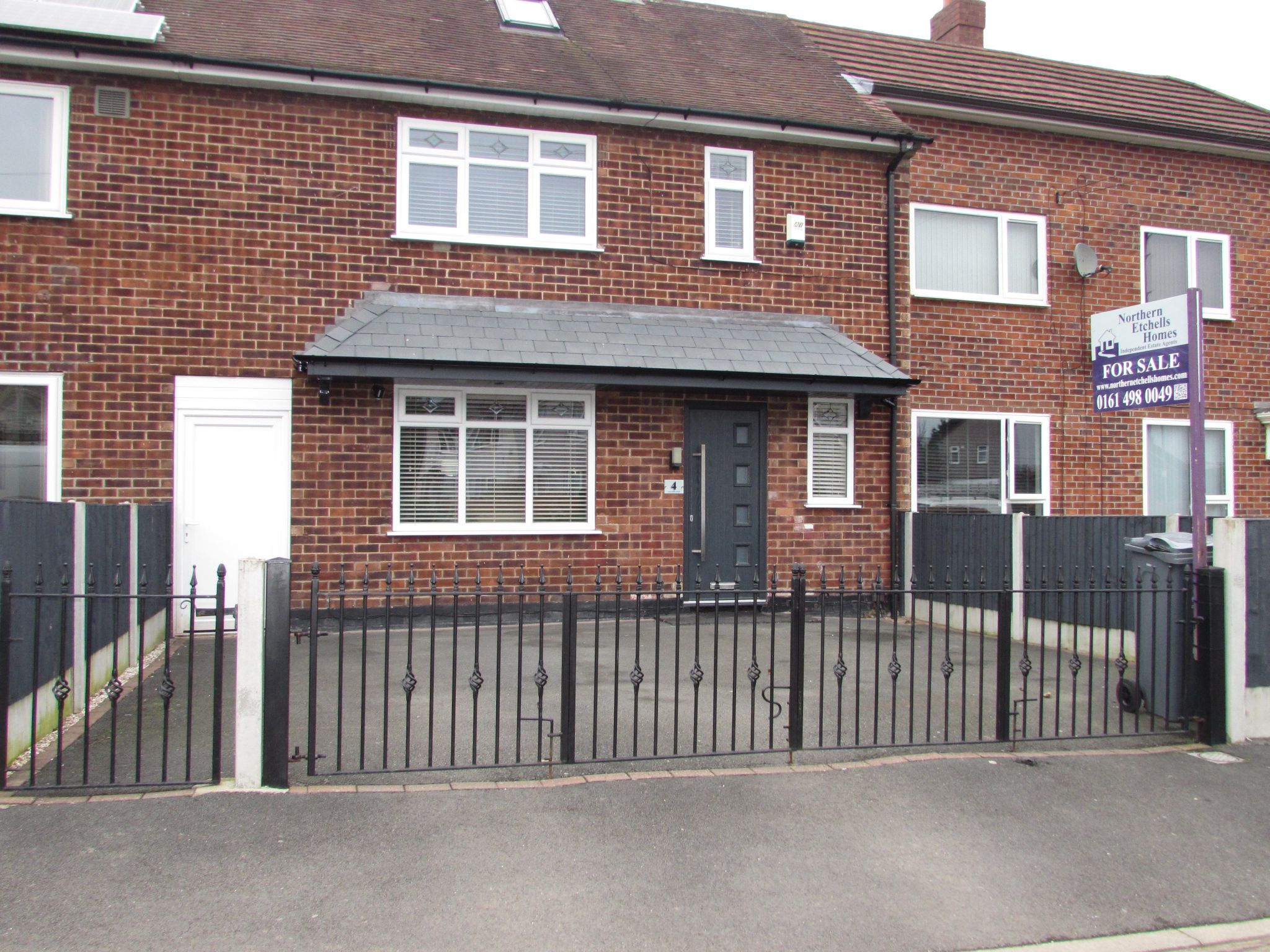 2 Bedroom Mid Terraced House For Sale in 4 Lincombe Road, Manchester ...