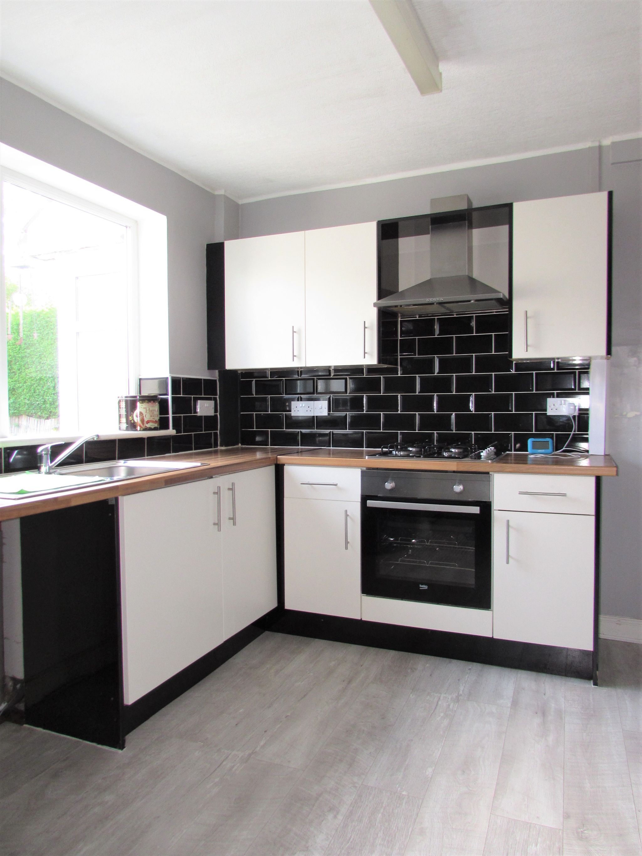 3 Bedroom Mid Terraced House To Rent in 9 Crowland Road, Manchester ...